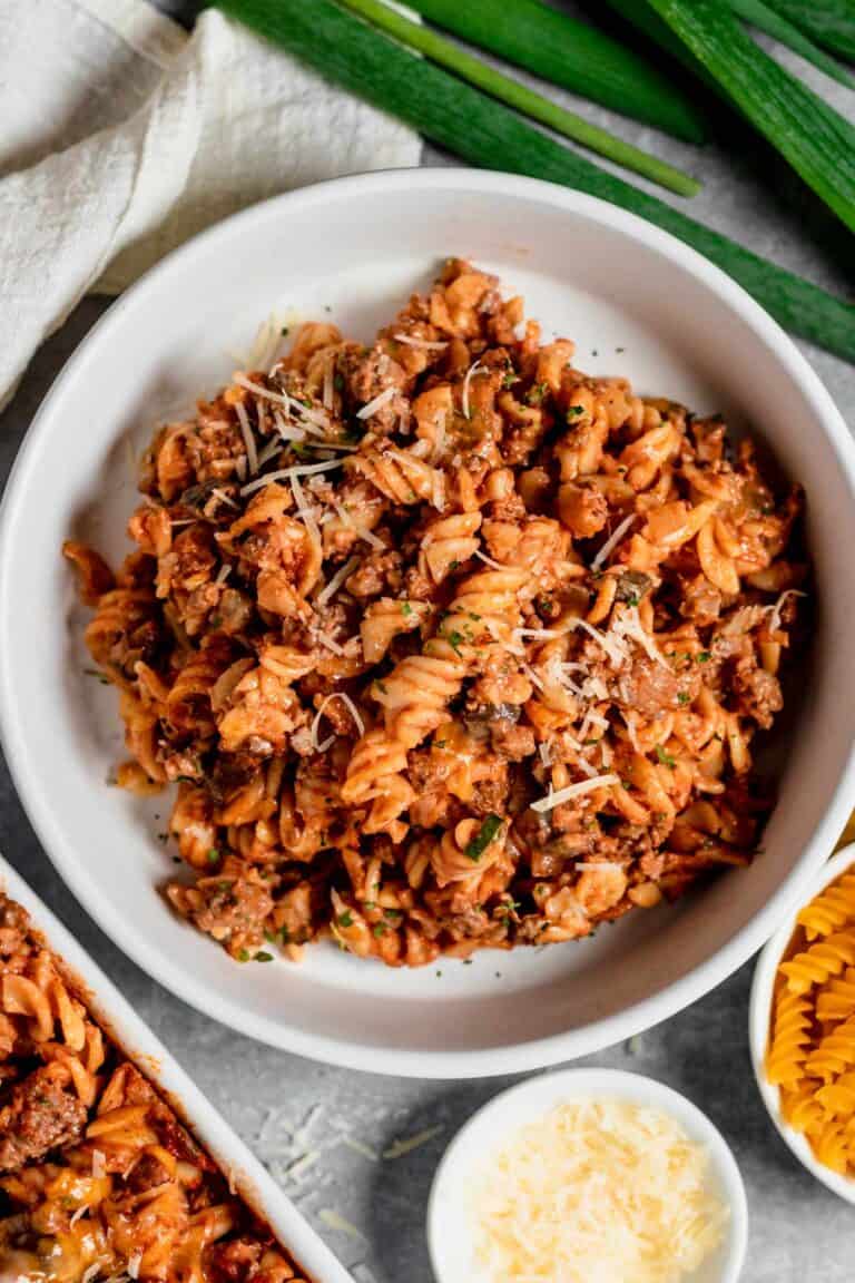 Old Fashioned Hamburger Casserole - The Yummy Bowl