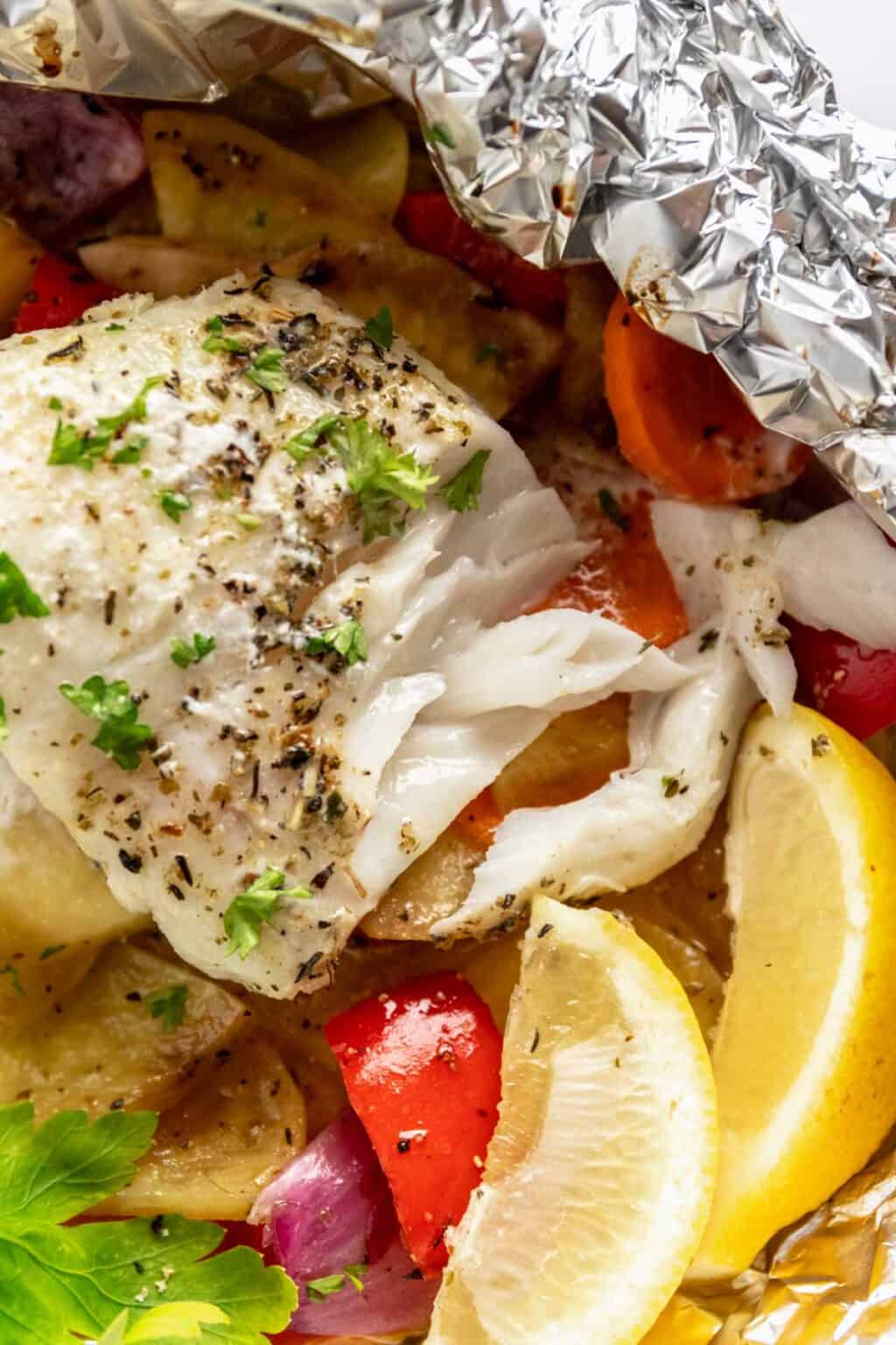 Best Baked Cod In Foil With Vegetables and Chimichurri Sauce - The ...