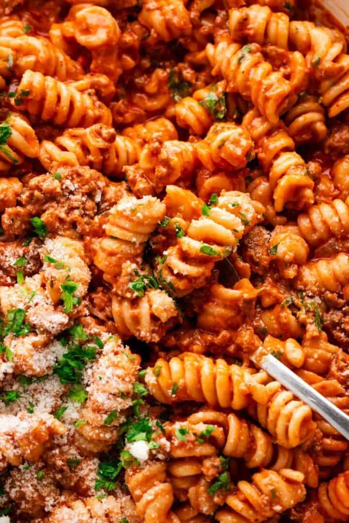Quick and Creamy Tomato Ground Beef Pasta Recipe