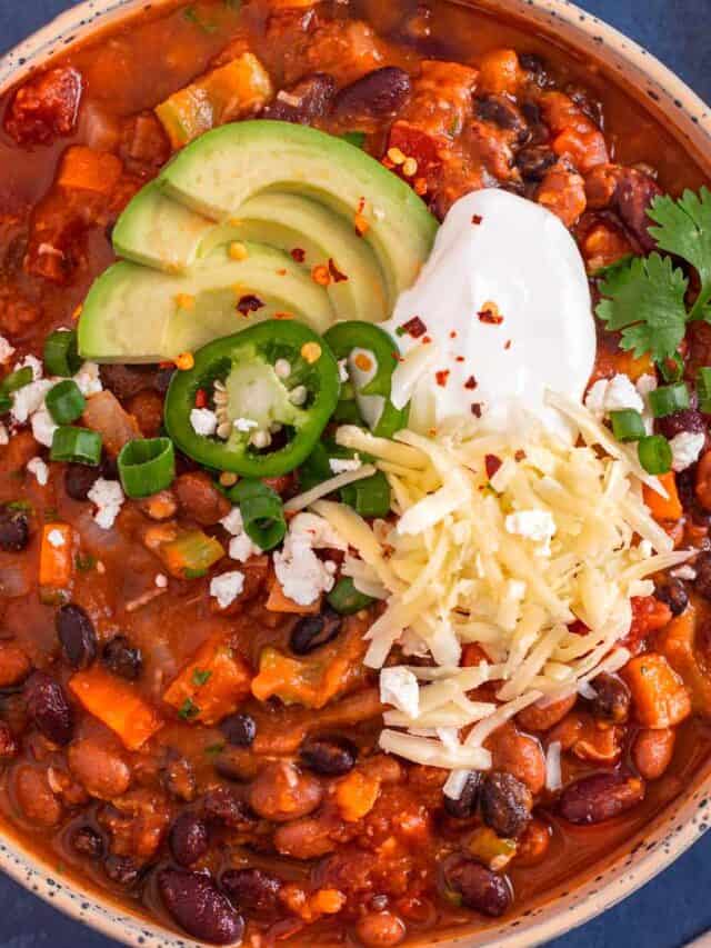 The Perfect Pumpkin Chili - A Must Try This Season! - The Yummy Bowl