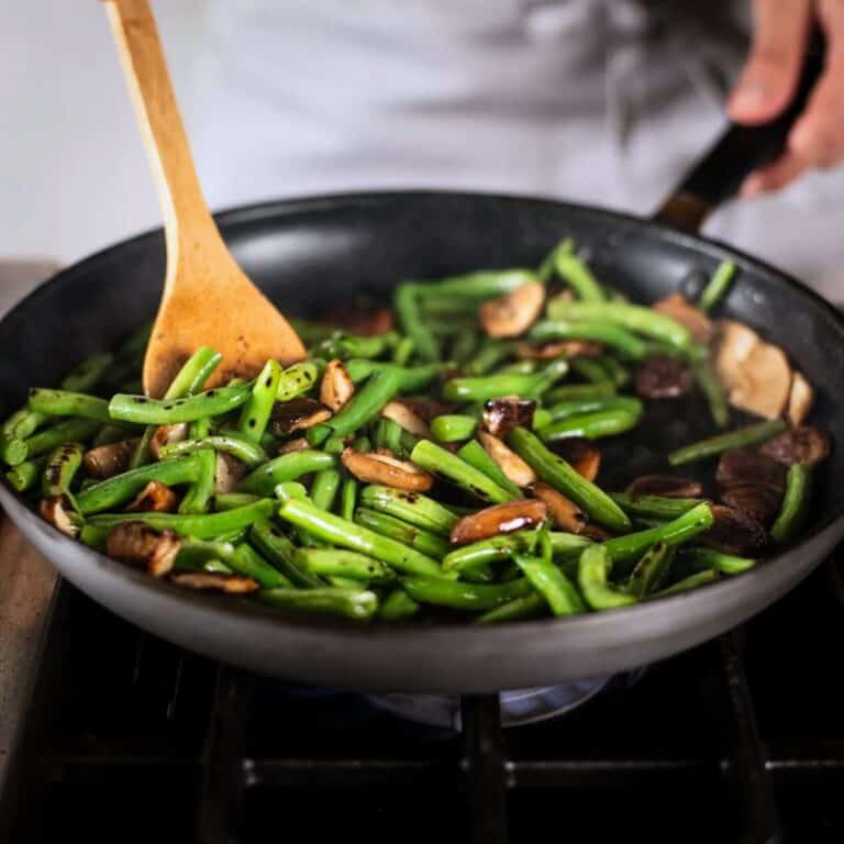 Don’t Own a Wok? Here’s How to Stir Fry Anyway