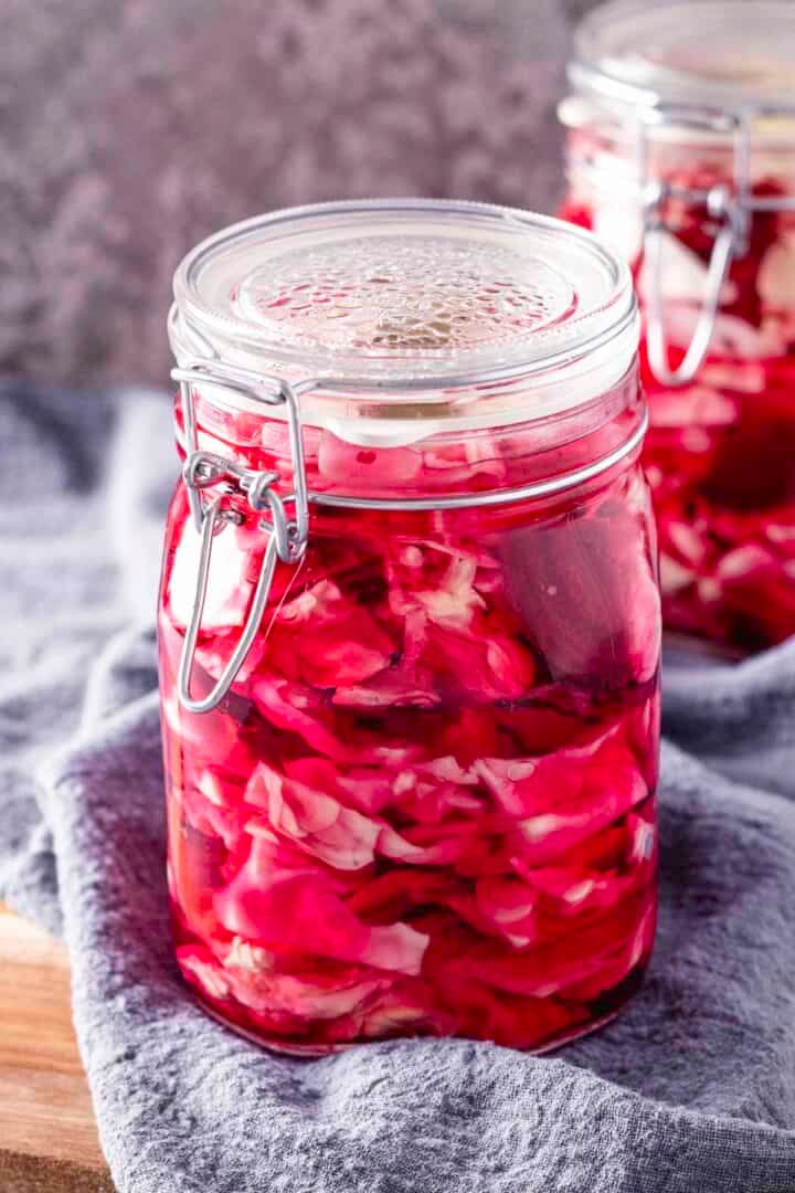 Crunchy Quick Pickled Cabbage - The Yummy Bowl