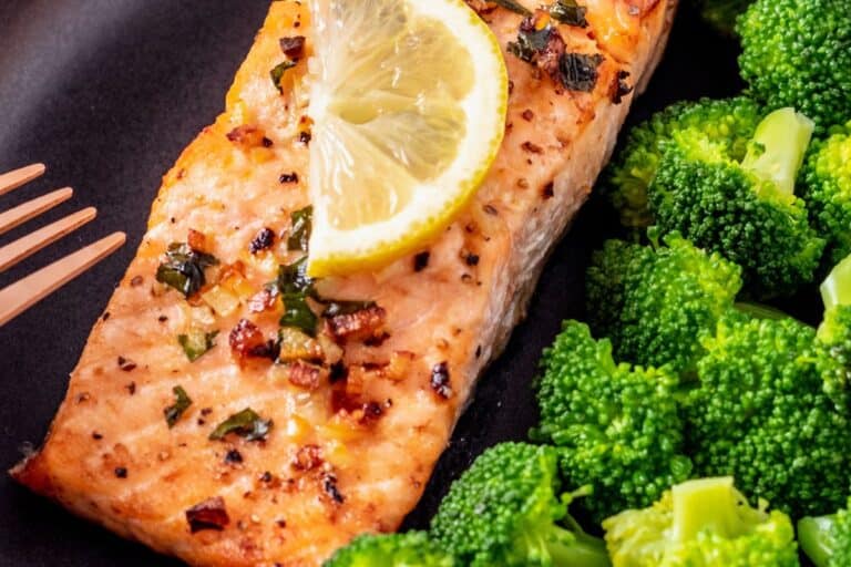 Cook Salmon Like a Pro – 2025’s Must-Know Temps and Tips