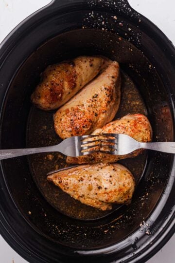 Slow Cooker Shredded Chicken for Meal Prep - The Yummy Bowl