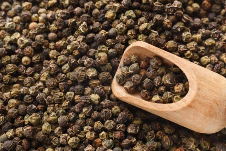 15 Best Substitutes For Capers (And How To Use Them) - The Yummy Bowl